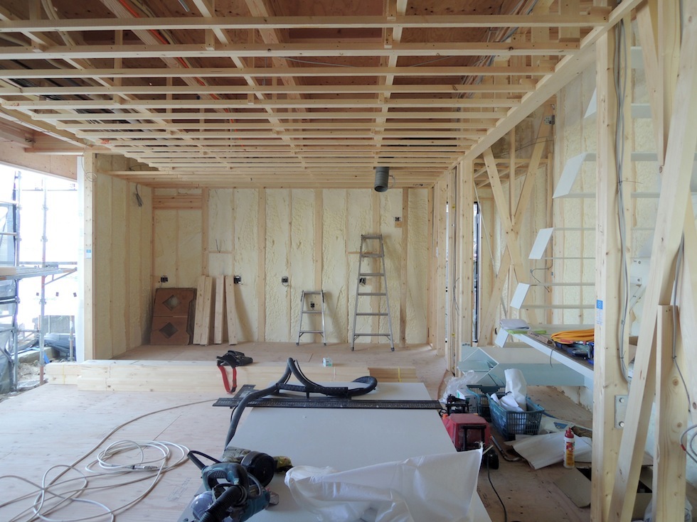 吹付断熱完了／大阪府大阪狭山市 | 大阪 神戸の建築家|近藤晃弘建築都市設計事務所|住宅設計